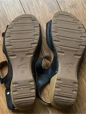 Dansko | Shoes | Dansko Black Tricia Leather Wedge Sandals Lightweight ...